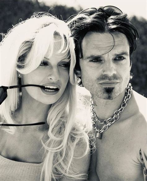 Pam And Tommy Photoshoot Pam And Tommy Tommy Lee Sebastian Stan