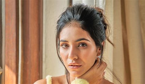 Radhika Seth Bio Age Wiki Instagram Photos Short Insta Bio
