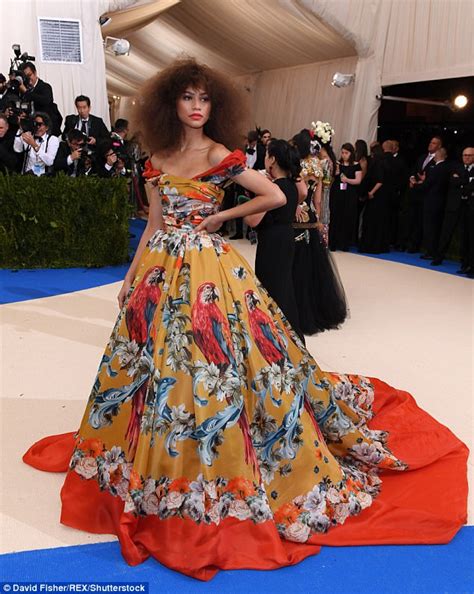 Zendaya Suffers A Mini Nip Slip At Met Gala After Party Daily Mail Online