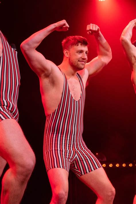 Harry Lewis Wroetoshaw In 2022 Pretty Men W2s Girlfriend Lewis