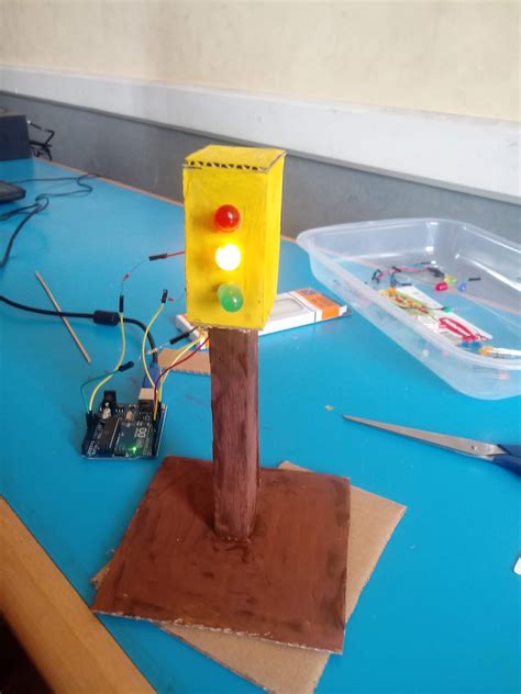 semaforo con arduino arduino 2022 electronica ingenie