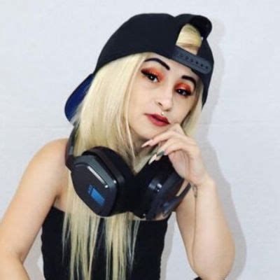 Tiny Texie Tik Tok Star Net Worth Age Height Boyfriend Instagram