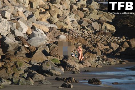 Stephanie Naked 30 Photos Sexy Youtubers
