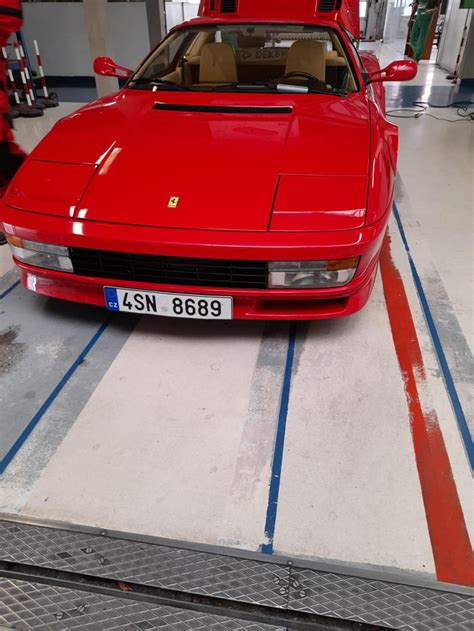 Ferrari Testarossa 9GAG
