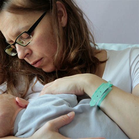Alanis Morissette Breastfeeding