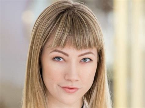 Ivy Wolfe Biographywiki Age Height Career Videos And More School Trang Dai