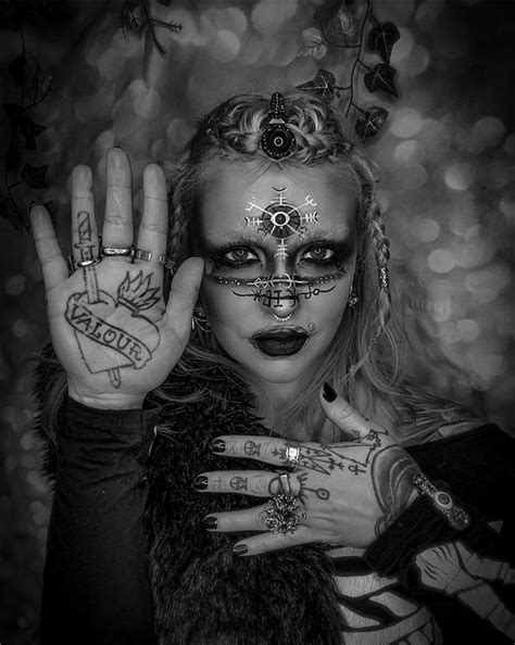Witch Makeup Ideas For Halloween The Glossychic Witch Makeup Halloween Makeup Easy