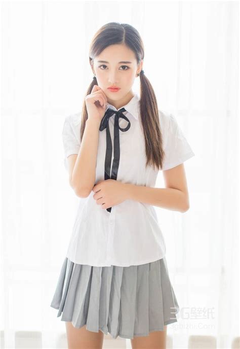 清纯性感00后双马尾学生妹制服短裙私房诱惑写真图片 美女写真 3g壁纸