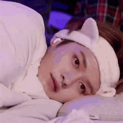 Leeknow Sleep Leeknow Sleep Discover Share GIFs