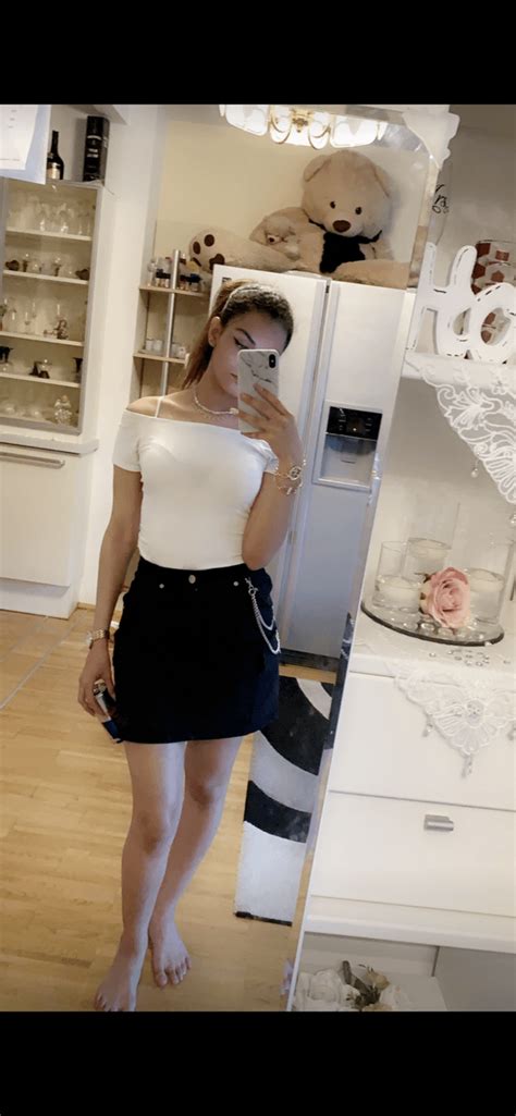This Skirt Makes Me Look Slutty Rskirt