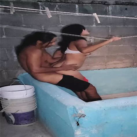 내 이웃이 맛있다 그녀는 자지를 사랑하는 갈색 머리 xHamster
