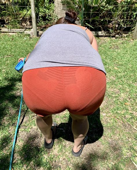 Neighbors Love When She Does Yard Work Rpantylines