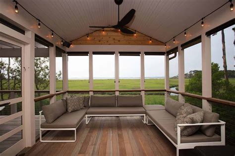 30 Delightful And Intimate Three Season Screened Porch Ideas Porch Design Back Porch Designs