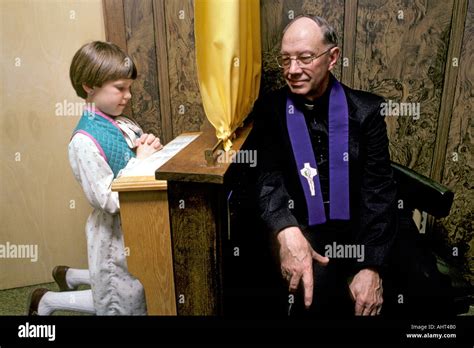 Priester Beichtstuhl Fotos Und Bildmaterial In Hoher Auflösung Alamy