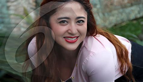 Foto Seksi Dewi Perssik Foto Liputan6