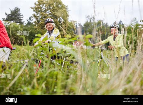 Radfahren Rente Fotos Und Bildmaterial In Hoher Auflösung Alamy
