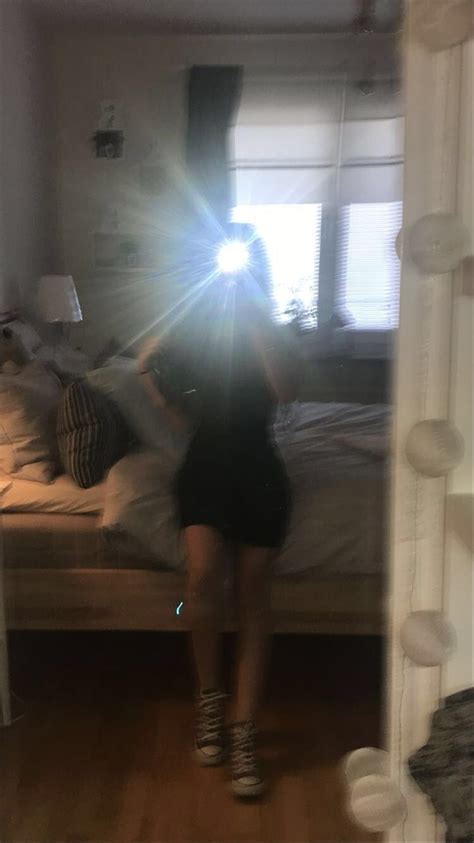 Pin By Imä On Girls Cute Instagram Pictures Mirror Selfie Poses Instagram Photo Inspiration