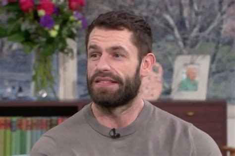 Kelvin Fletcher Tells Emmerdale Fans He S Coming Back To Soap