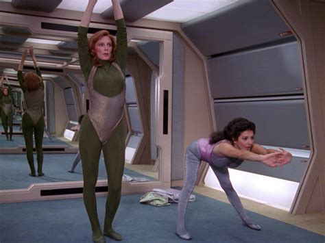 Top 10 Sexiest Star Trek Moments Women At Warp