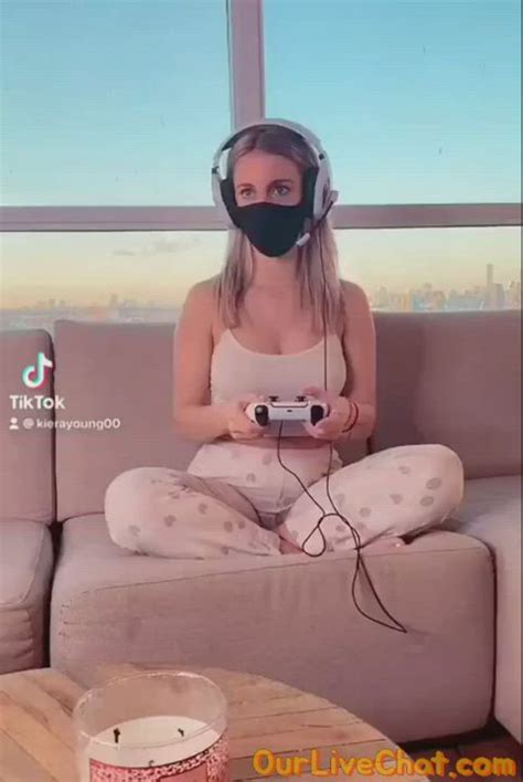 Slutty Nerd Tik Tok Girl Loves To Play Games Naked Scrolller