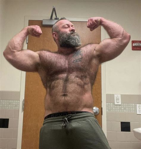 Pin On Daddy Flexing 3