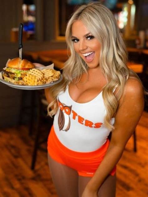 Millennials Are Still Into Boobs Hooters Waitress Claims Amid Controversy Au