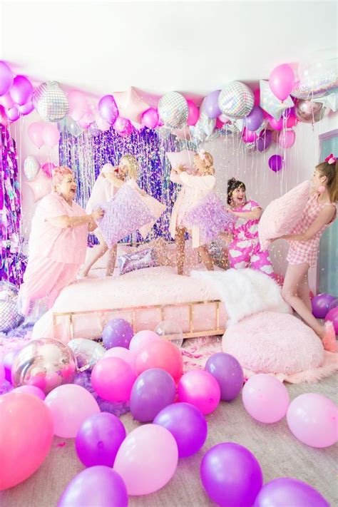 Fun Adult Slumber Party Ideas For The Perfect Girls Night In Idées De Soirée Pyjama Idées De