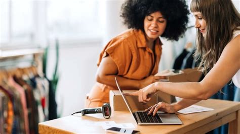 How To Start An ECommerce Business Without Money In 2025