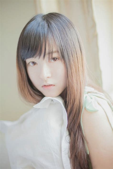 清纯气质美女户外写真唯美动人 高清美女图片 古装美图 网