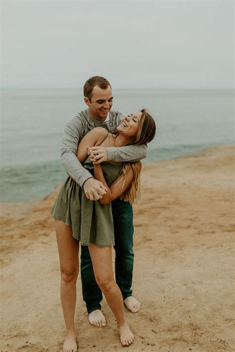 Beach Couples Shoot Cute Engagement Photos Engagement Picture Outfits Beach Engagement Photos