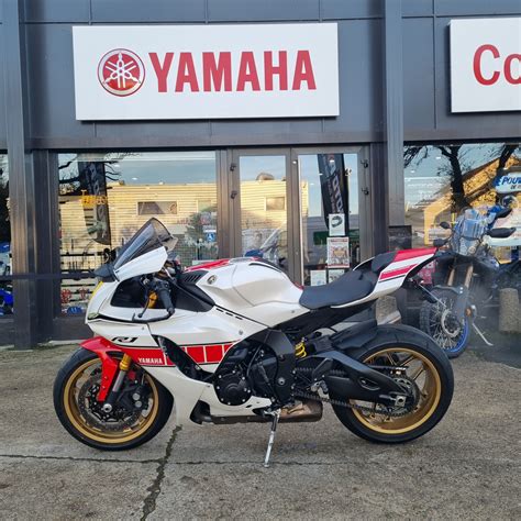 Moto Yamaha Yzf R1 World Gp 60th Anniversary Occasion