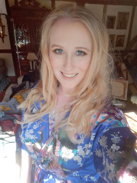 Satine Spark Onlyfans Account Satinespark