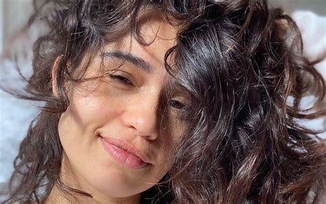 Nanda Costa Lamenta Morte Do Pai Que Não Via Há 35 Anos Esperei Por Você Plantão Dos Lagos