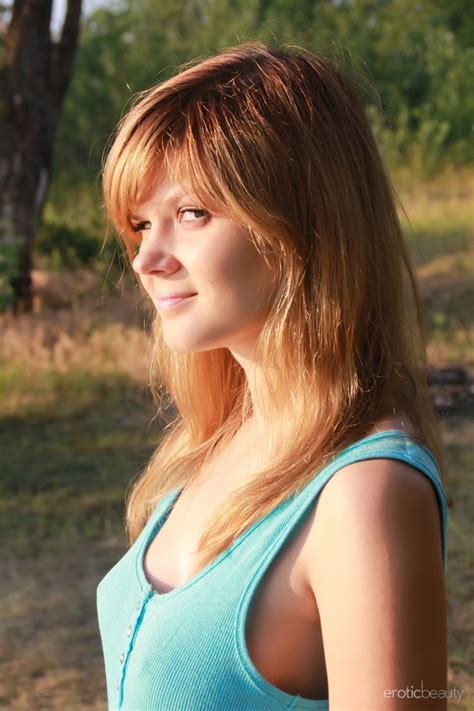Cute Ivory Skinned Ginger Exposes Her Perfe Xxx Dessert Picture 1