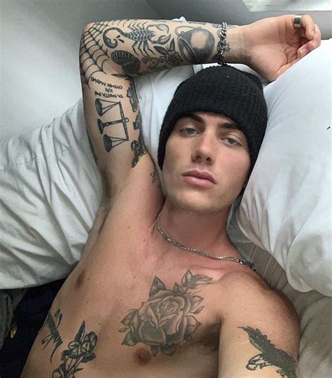 Sintético 105 Imagen Hombres Tatuados Todo El Cuerpo Actualizar
