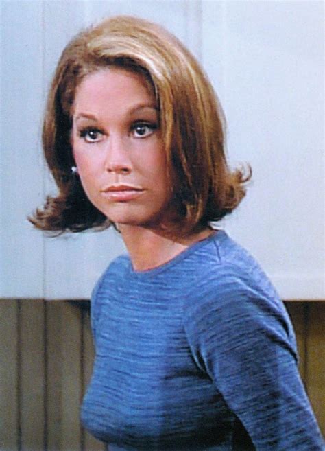 Mary Tyler Moore As Mary Richards In The Mart Tyler Moore Show 1970 77 Please Follow Minkshmin