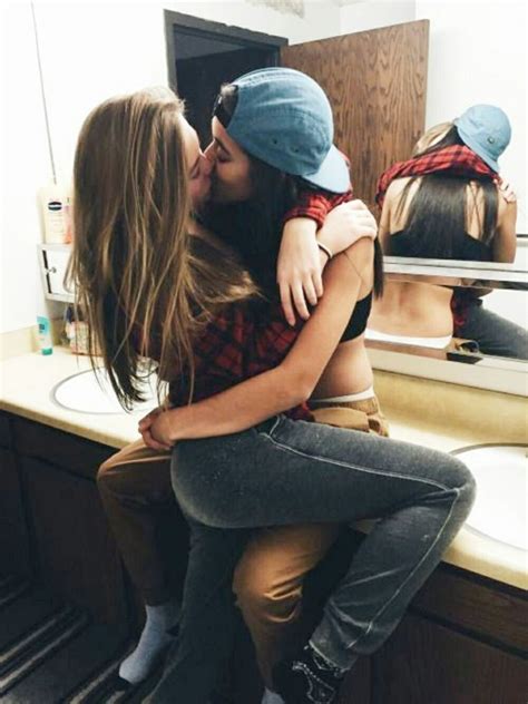 Pin By Suzy Q On Kissing Couples Cute Lesbian Couples Girls In Love Sexy Lesbians