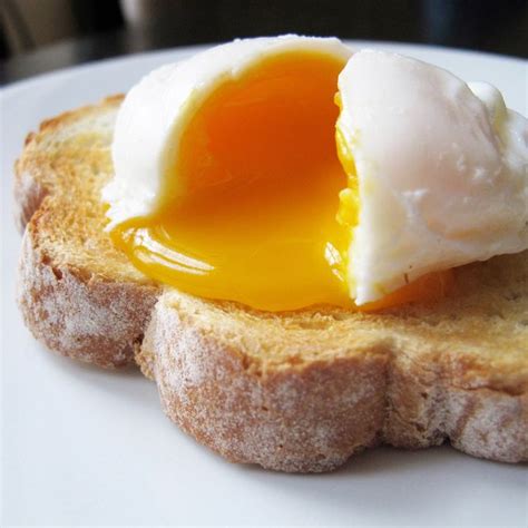 How To Poach Eggs Perfectly Best Poached Egg Recipe
