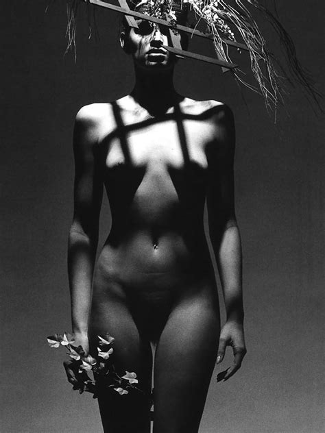 Naked Cindy Crawford Added 07192016 By Gwen Ariano