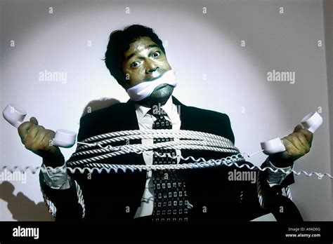 Atado Y Amordazado Fotografías E Imágenes De Alta Resolución Alamy